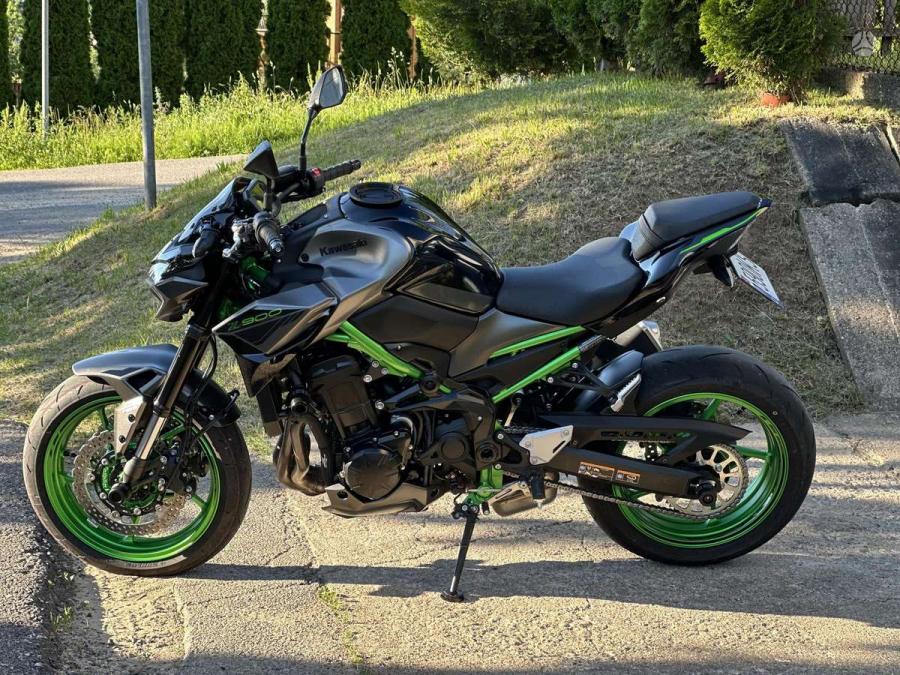 Black Kawasaki Z 2023 in Vilnius, with an engine capacity of 0.90 L and mileage of 3 thousand km for 8099 €, photo 4 on AUTOMOTO.COM.LV