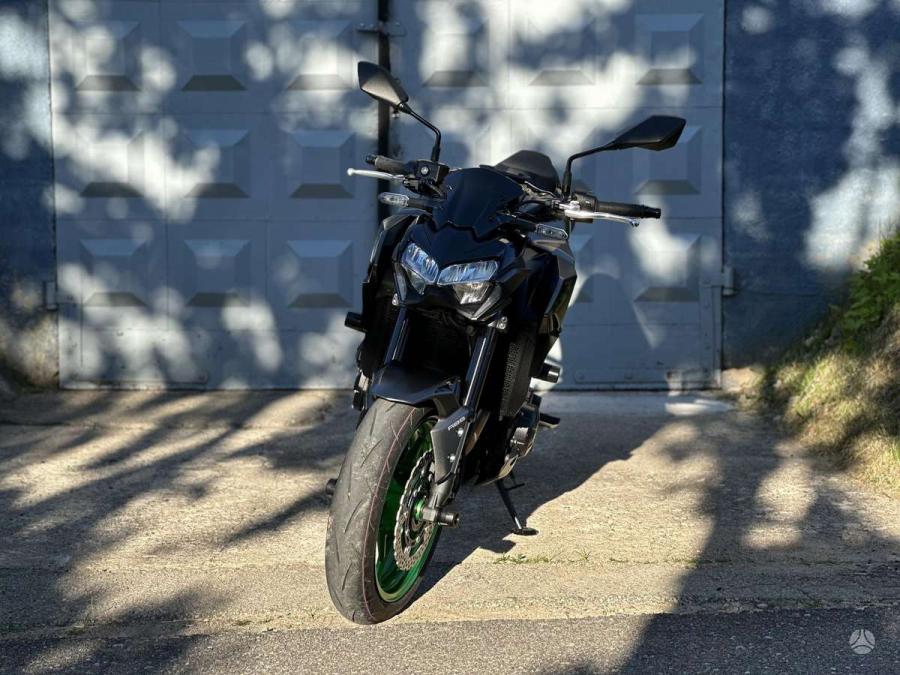 Black Kawasaki Z 2023 in Vilnius, with an engine capacity of 0.90 L and mileage of 3 thousand km for 8099 €, photo 5 on AUTOMOTO.COM.LV