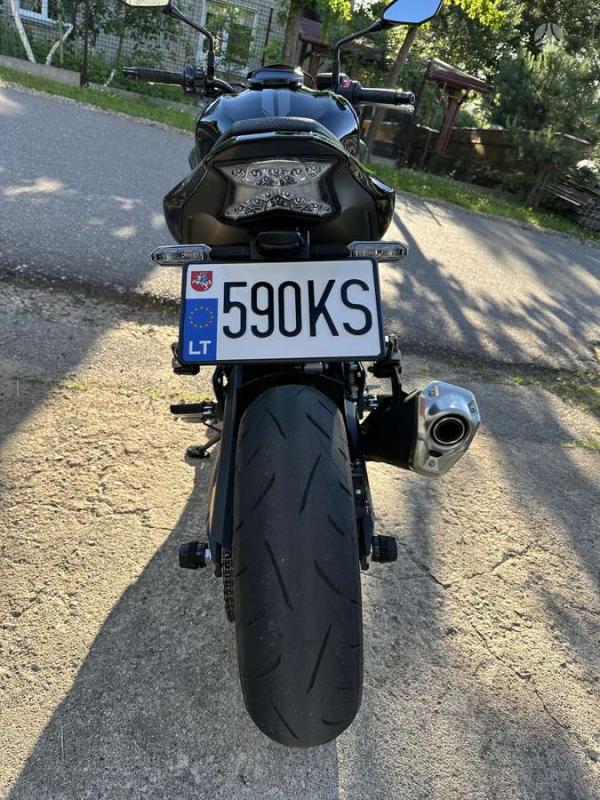 Black Kawasaki Z 2023 in Vilnius, with an engine capacity of 0.90 L and mileage of 3 thousand km for 8099 €, photo 5 on AUTOMOTO.COM.LV
