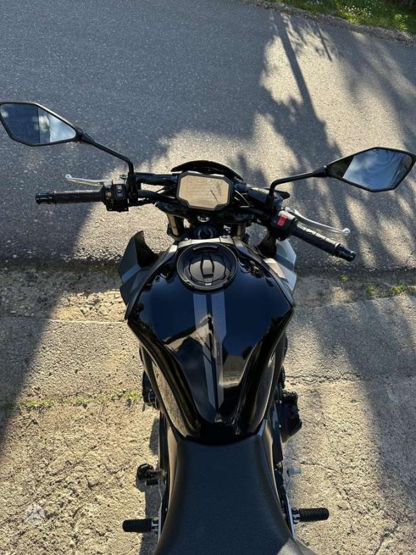 Black Kawasaki Z 2023 in Vilnius, with an engine capacity of 0.90 L and mileage of 3 thousand km for 8099 €, photo 6 on AUTOMOTO.COM.LV