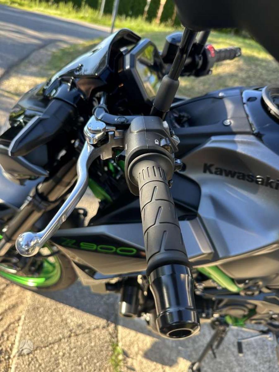 Black Kawasaki Z 2023 in Vilnius, with an engine capacity of 0.90 L and mileage of 3 thousand km for 8099 €, photo 10 on AUTOMOTO.COM.LV