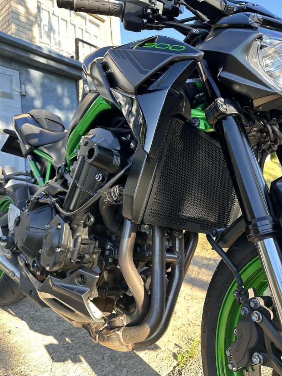 Black Kawasaki Z 2023 in Vilnius, with an engine capacity of 0.90 L and mileage of 3 thousand km for 8099 €, photo 12 on AUTOMOTO.COM.LV