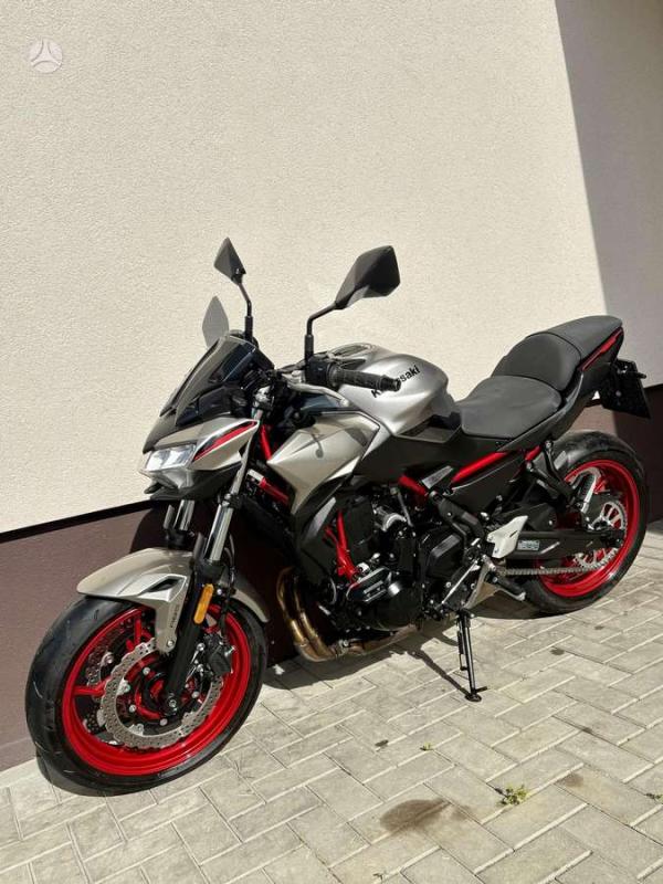 Black Kawasaki Z 2023 in Kaunas, with an engine capacity of 0.65 L and mileage of 4 thousand km for 5500 €, photo 1 on AUTOMOTO.COM.LV