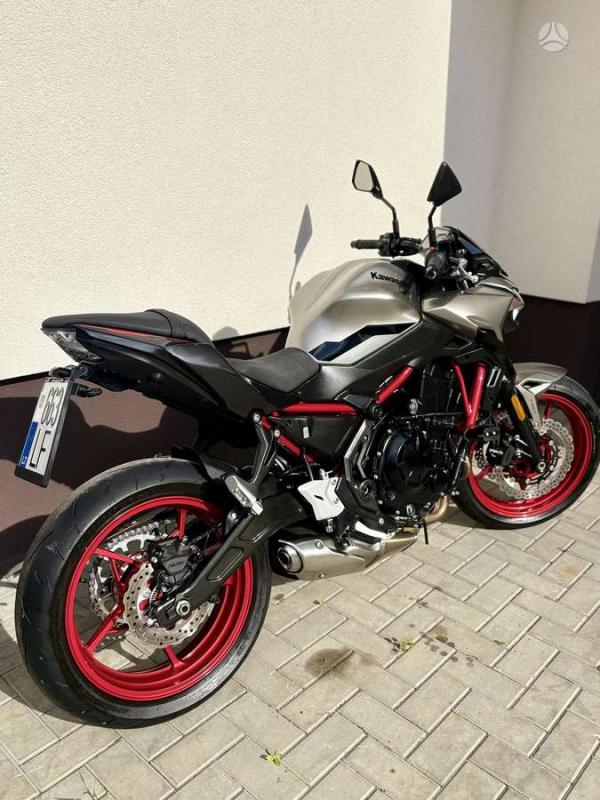 Black Kawasaki Z 2023 in Kaunas, with an engine capacity of 0.65 L and mileage of 4 thousand km for 5500 €, photo 5 on AUTOMOTO.COM.LV