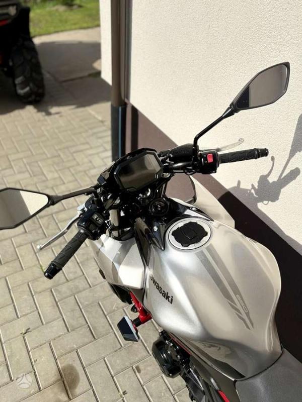 Black Kawasaki Z 2023 in Kaunas, with an engine capacity of 0.65 L and mileage of 4 thousand km for 5500 €, photo 6 on AUTOMOTO.COM.LV