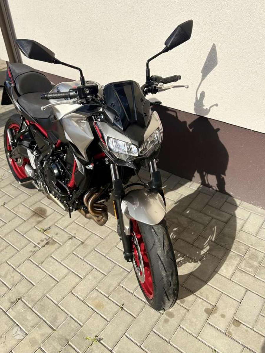 Melns Kawasaki Z 2023 Kauņa, ar dzinēja tilpumu 0.65 L un nobraukumu 4 tūkst. km par 5500 €, foto 8 vietnē AUTOMOTO.COM.LV