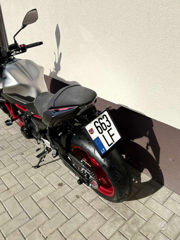 Black Kawasaki Z 2023 in Kaunas, with an engine capacity of 0.65 L and mileage of 4 thousand km for 5500 €, photo 10 on AUTOMOTO.COM.LV