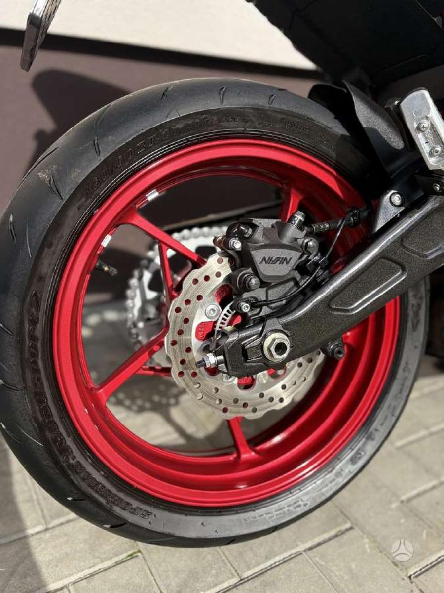 Melns Kawasaki Z 2023 Kauņa, ar dzinēja tilpumu 0.65 L un nobraukumu 4 tūkst. km par 5500 €, foto 16 vietnē AUTOMOTO.COM.LV