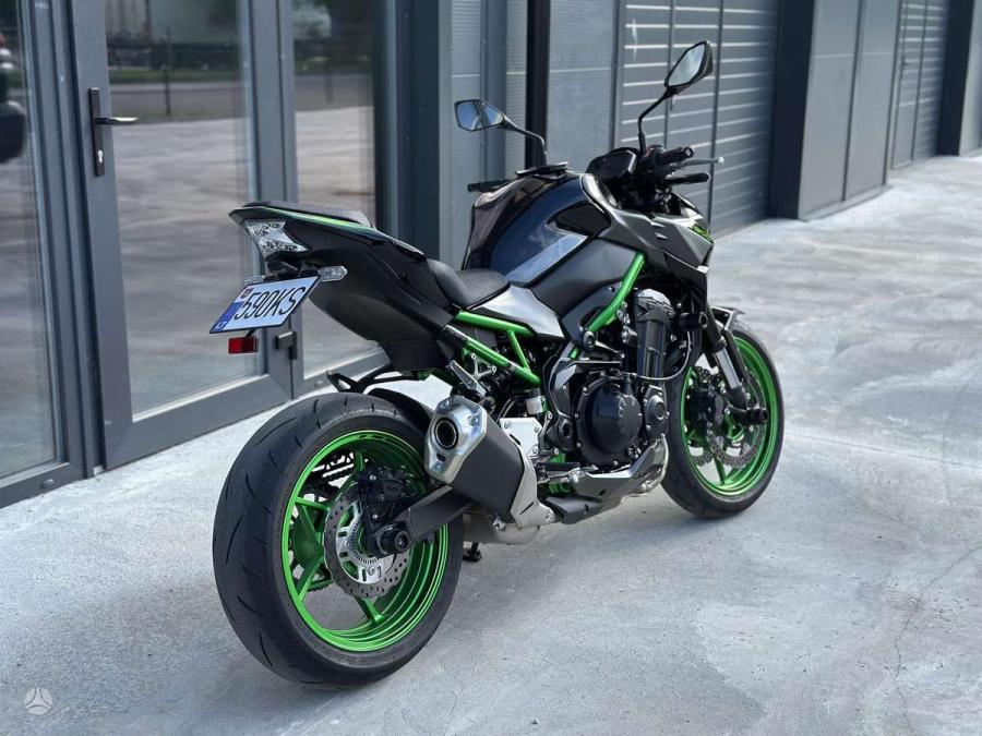Melns Kawasaki Z 2023 Viļņa, ar dzinēja tilpumu 0.90 L un nobraukumu 3 tūkst. km par 7850 €, foto 7 vietnē AUTOMOTO.COM.LV
