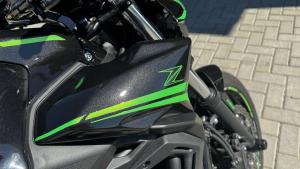 Melns Kawasaki Z 2024 Kauņa, ar dzinēja tilpumu 0.65 L un nobraukumu 14 tūkst. km par 6499 €, foto 2 vietnē AUTOMOTO.COM.LV