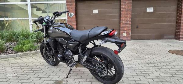 Kawasaki Z 2024 in Vilnius on AUTOMOTO.COM.LV Black Kawasaki Z 2024 in Vilnius, with an engine capacity of 0.65 L and mileage of 4 thousand km for 3900 €, photo 6 on AUTOMOTO.COM.LV