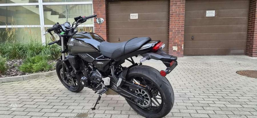Black Kawasaki Z 2024 in Vilnius, with an engine capacity of 0.65 L and mileage of 4 thousand km for 3900 €, photo 6 on AUTOMOTO.COM.LV