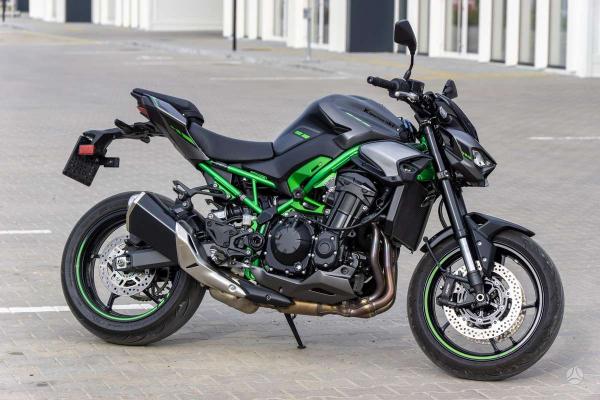 Black Kawasaki Z 2025 in Vilnius, with an engine capacity of 0.90 L and mileage of 2 thousand km for 8490 €, photo 1 on AUTOMOTO.COM.LV