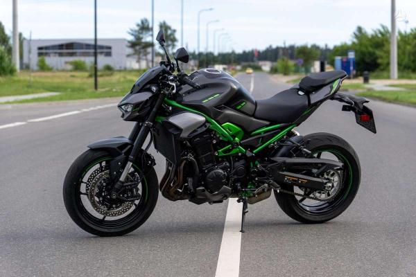 Black Kawasaki Z 2025 in Vilnius, with an engine capacity of 0.90 L and mileage of 2 thousand km for 8490 €, photo 4 on AUTOMOTO.COM.LV