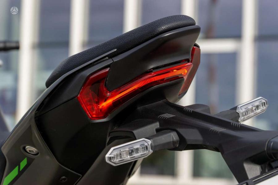 Черный Кавасаки Z 2025 в Вильнюс, объемом двигателя 0.90 л и пробегом 2 тыс. км за 8490 €, фото 15 на AUTOMOTO.COM.LV