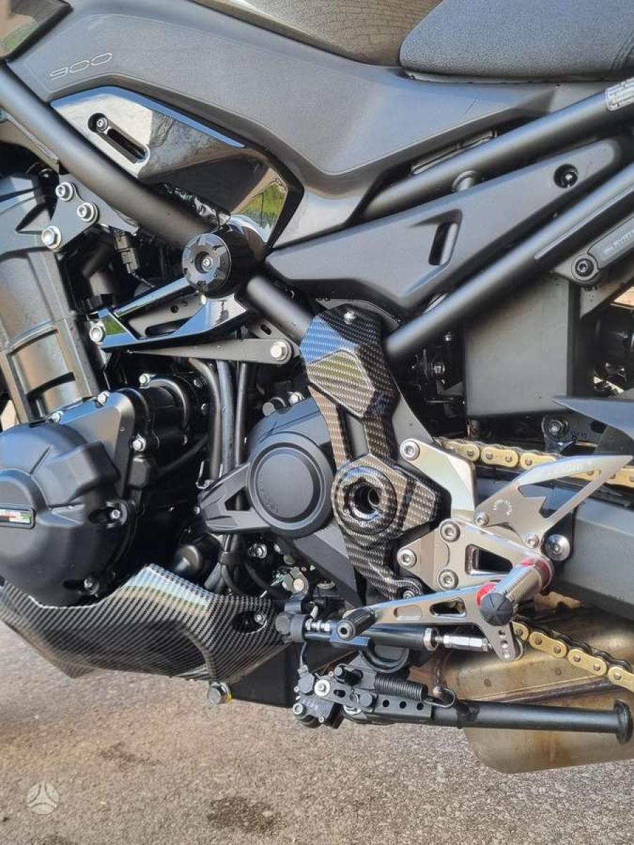 Black Kawasaki Z 2025 in Vilnius, with an engine capacity of 0.95 L and mileage of 2 thousand km for 7700 €, photo 5 on AUTOMOTO.COM.LV