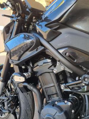 Black Kawasaki Z 2025 in Vilnius, with an engine capacity of 0.95 L and mileage of 2 thousand km for 7700 €, photo 7 on AUTOMOTO.COM.LV