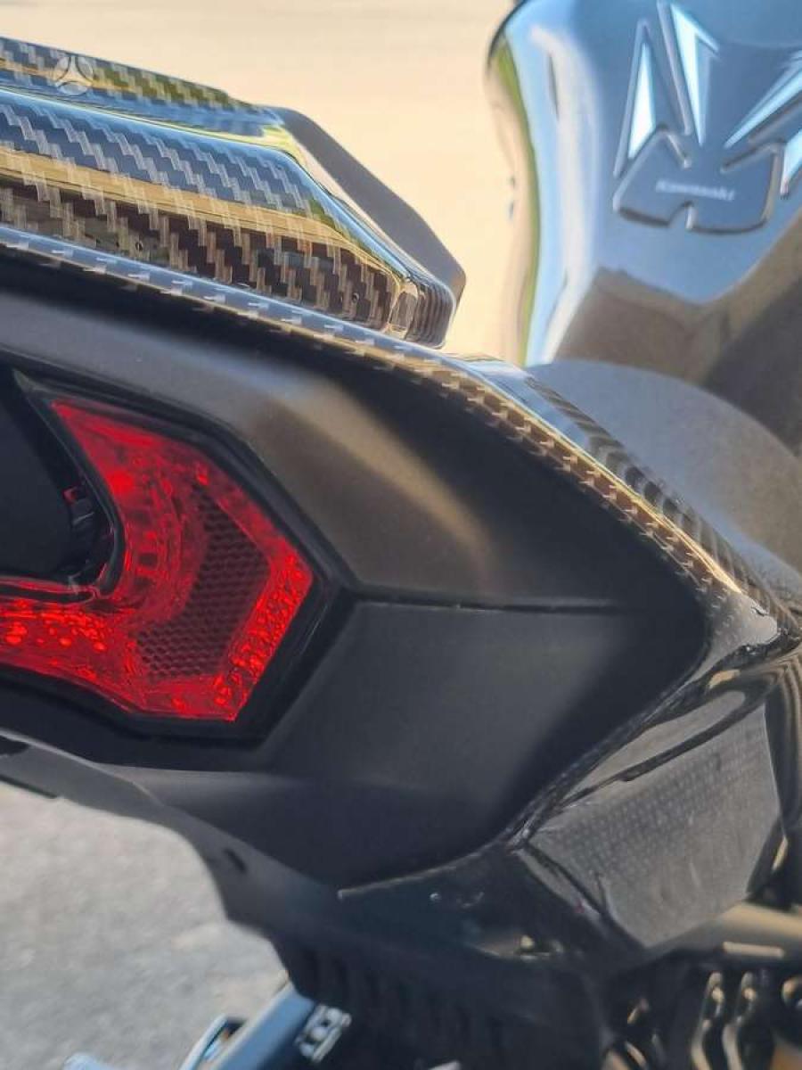 Black Kawasaki Z 2025 in Vilnius, with an engine capacity of 0.95 L and mileage of 2 thousand km for 7700 €, photo 18 on AUTOMOTO.COM.LV