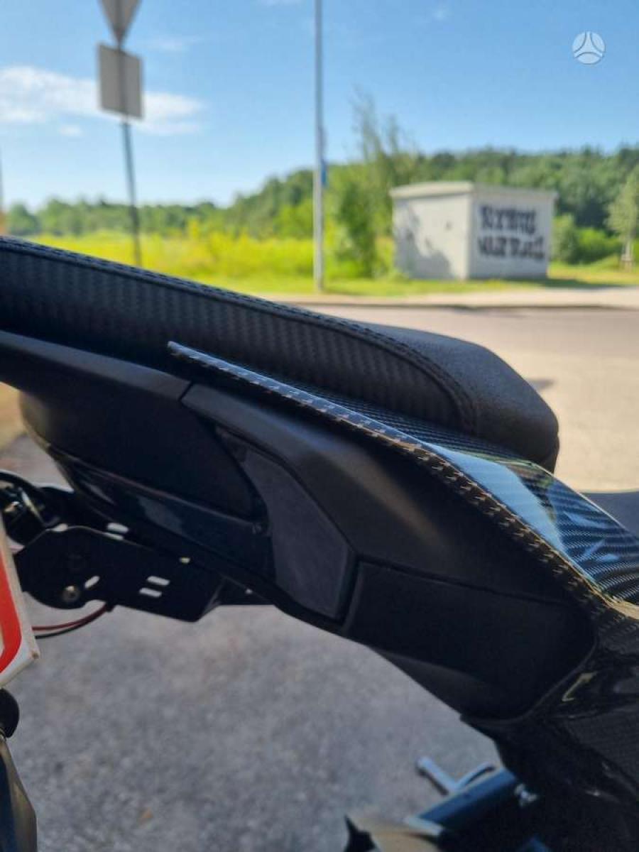 Black Kawasaki Z 2025 in Vilnius, with an engine capacity of 0.95 L and mileage of 2 thousand km for 7700 €, photo 26 on AUTOMOTO.COM.LV
