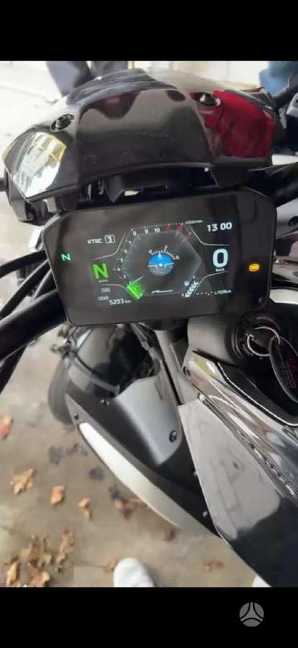 Черный Кавасаки Z 2025 в Вильнюс, объемом двигателя 0.95 л и пробегом 5 тыс. км за 4700 €, фото 6 на AUTOMOTO.COM.LV