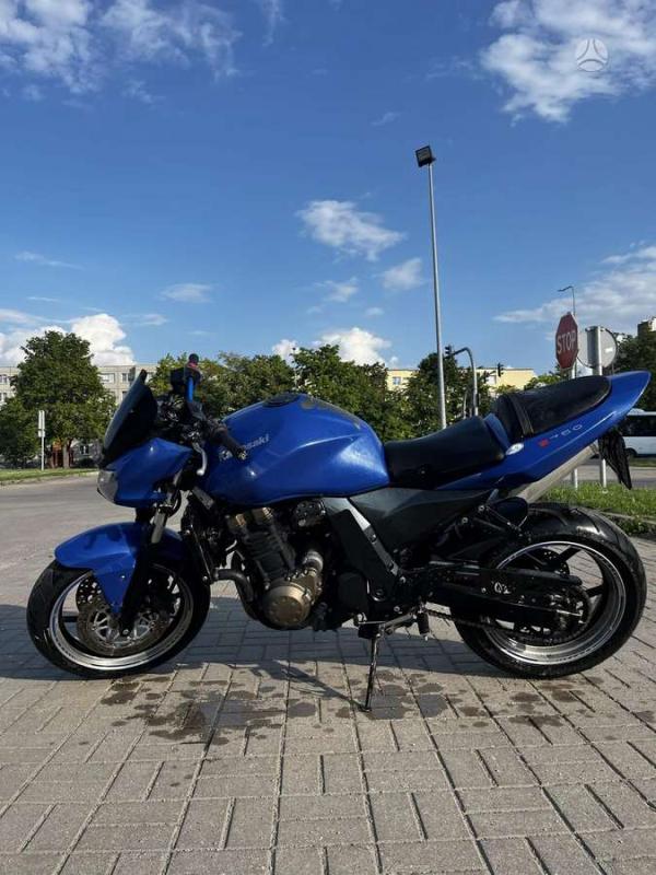 Синий Кавасаки Z 2004 в Шяуляй, объемом двигателя 0.75 л и пробегом 55 тыс. км за 2500 €, фото 1 на AUTOMOTO.COM.LV
