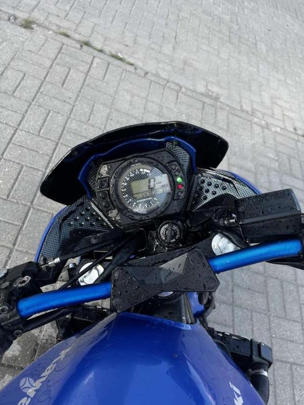 Синий Кавасаки Z 2004 в Шяуляй, объемом двигателя 0.75 л и пробегом 55 тыс. км за 2500 €, фото 6 на AUTOMOTO.COM.LV