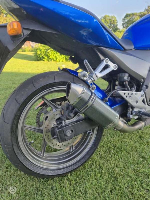 Blue Kawasaki Z 2005 in Moletai, with an engine capacity of 0.75 L and mileage of 38 thousand km for 2050 €, photo 3 on AUTOMOTO.COM.LV