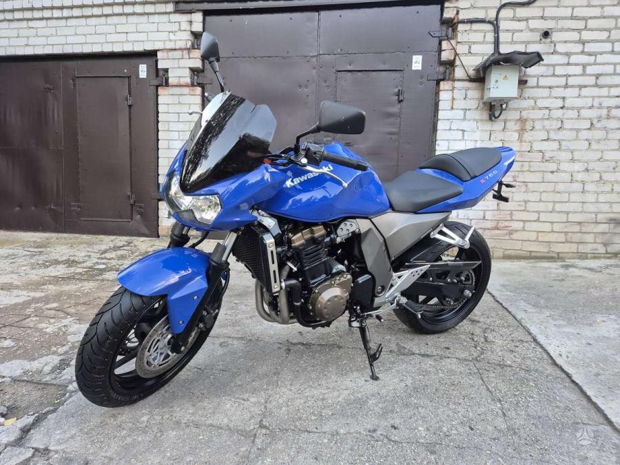 Blue Kawasaki Z 2005 in Alytus, with an engine capacity of 0.75 L and mileage of 30 thousand km for 2970 €, photo 4 on AUTOMOTO.COM.LV