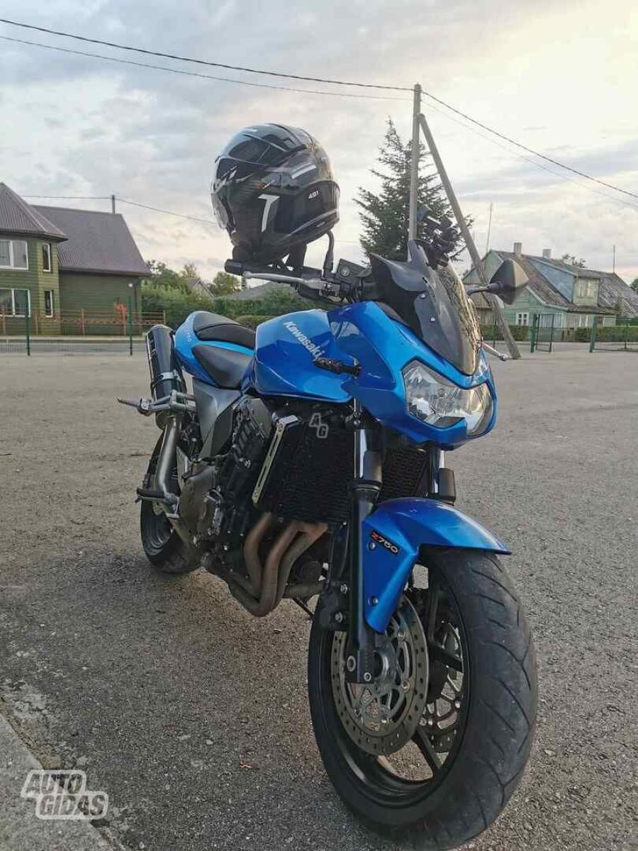 Blue Kawasaki Z 2006 in Silale, with an engine capacity of 0.75 L and mileage of 54 thousand km for 2350 €, photo 3 on AUTOMOTO.COM.LV