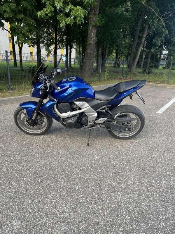 Blue Kawasaki Z 2009 in Vilnius, with an engine capacity of 0.75 L and mileage of 35 thousand km for 3100 €, photo 2 on AUTOMOTO.COM.LV