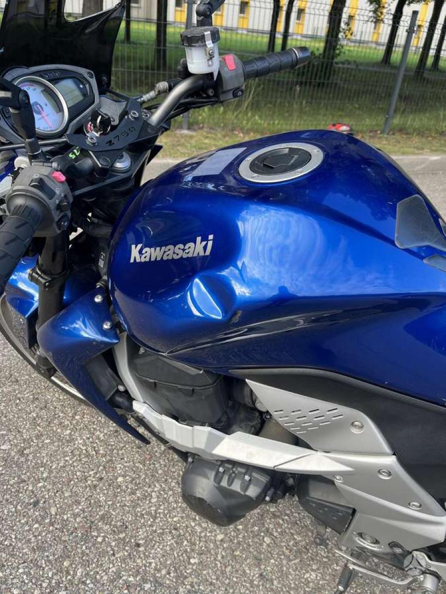 Blue Kawasaki Z 2009 in Vilnius, with an engine capacity of 0.75 L and mileage of 35 thousand km for 3100 €, photo 6 on AUTOMOTO.COM.LV