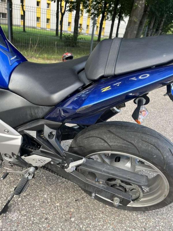 Blue Kawasaki Z 2009 in Vilnius, with an engine capacity of 0.75 L and mileage of 35 thousand km for 3100 €, photo 7 on AUTOMOTO.COM.LV