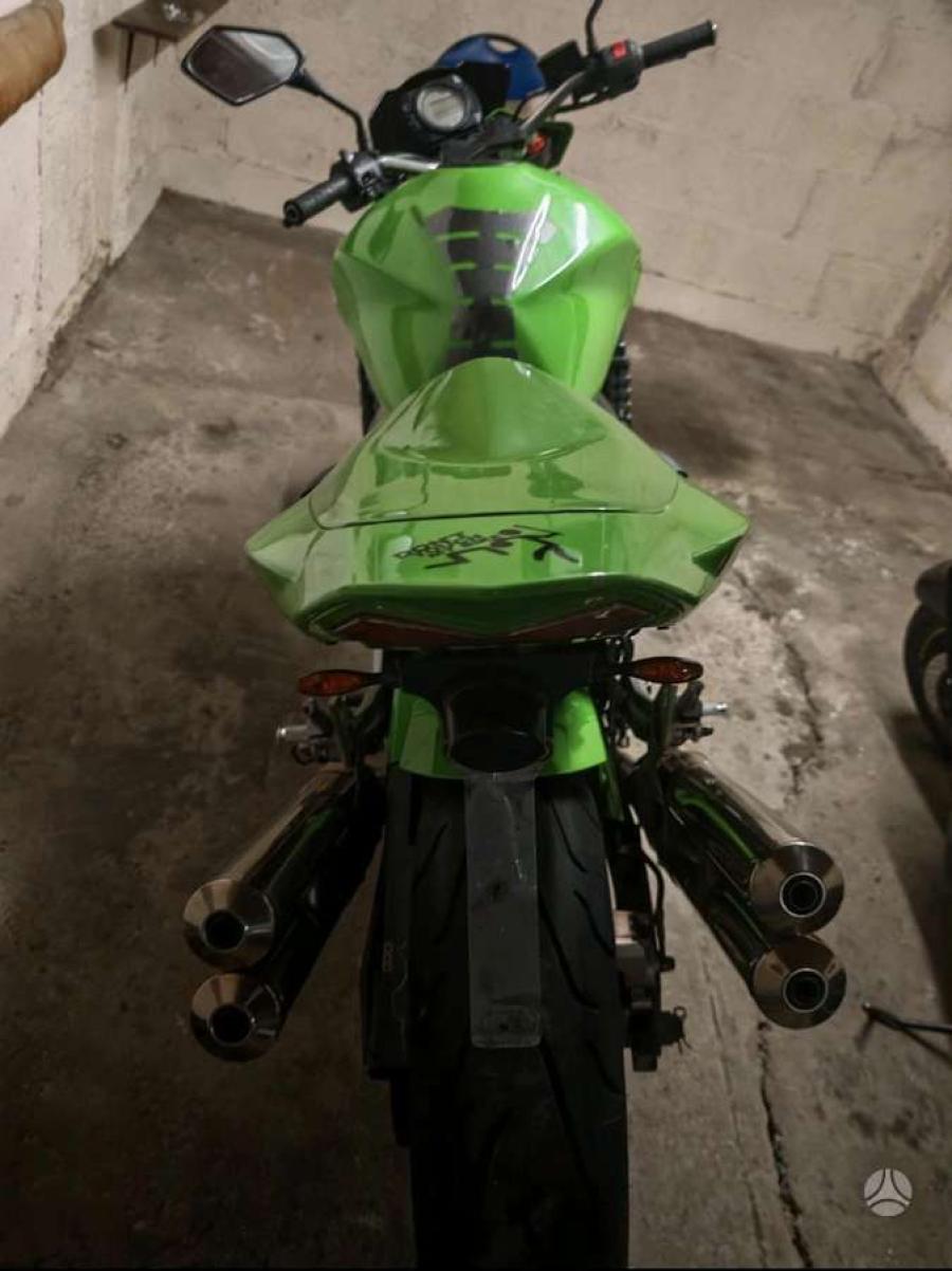 Green Kawasaki Z 2003 in Siauliai, with an engine capacity of 1.00 L and mileage of 47 thousand km for 2250 €, photo 6 on AUTOMOTO.COM.LV