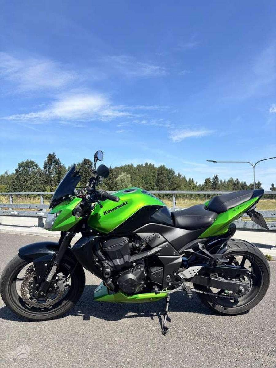 Green Kawasaki Z 2009 in Vilnius, with an engine capacity of 0.75 L and mileage of 43 thousand km for 4200 €, photo 4 on AUTOMOTO.COM.LV
