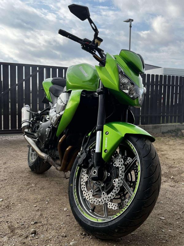 Green Kawasaki Z 2011 in Kaunas, with an engine capacity of 0.75 L and mileage of 46 thousand km for 4200 €, photo 3 on AUTOMOTO.COM.LV