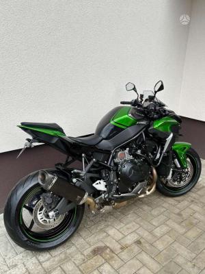 Green Kawasaki Z 2025 in Kaunas, with an engine capacity of 1.00 L and mileage of 3 thousand km for 14500 €, photo 7 on AUTOMOTO.COM.LV