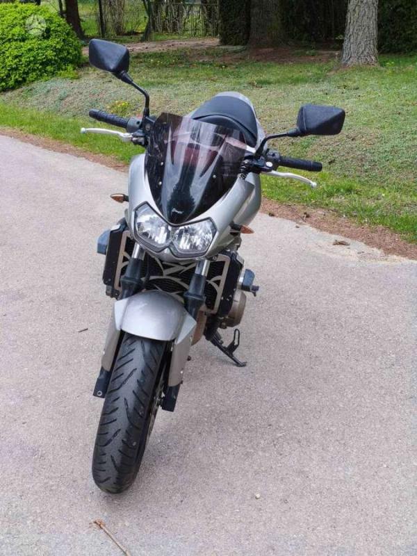 Pelēks Kawasaki Z 2005 Alīta, ar dzinēja tilpumu 0.75 L un nobraukumu 36 tūkst. km par 2400 €, foto 2 vietnē AUTOMOTO.COM.LV
