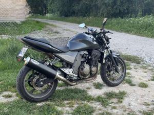 Серый Кавасаки Z 2005 в Шяуляй, объемом двигателя 0.75 л и пробегом 38 тыс. км за 2400 €, фото  на AUTOMOTO.COM.LV