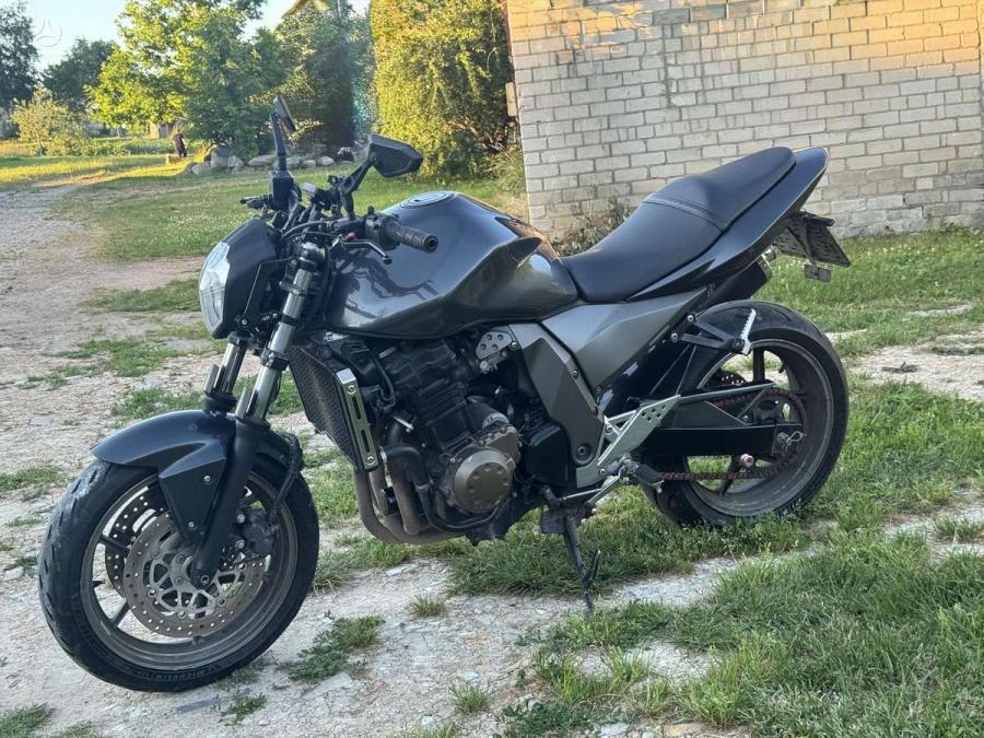 Серый Кавасаки Z 2005 в Шяуляй, объемом двигателя 0.75 л и пробегом 38 тыс. км за 2400 €, фото 6 на AUTOMOTO.COM.LV