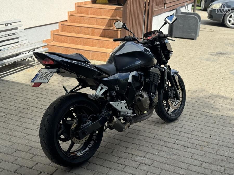 Серый Кавасаки Z 2005 в Вильнюс, объемом двигателя 0.75 л и пробегом 0 тыс. км за 2500 €, фото 4 на AUTOMOTO.COM.LV