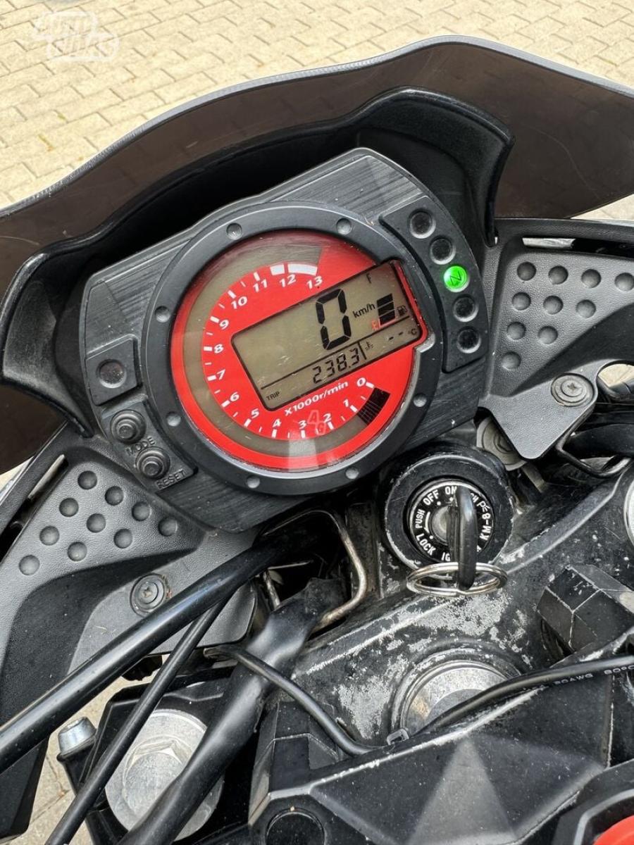 Серый Кавасаки Z 2005 в Вильнюс, объемом двигателя 0.75 л и пробегом 0 тыс. км за 2500 €, фото 6 на AUTOMOTO.COM.LV