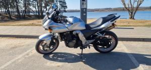 Pelēks Kawasaki Z 2006 Kauņa, ar dzinēja tilpumu 0.75 L un nobraukumu 32 tūkst. km par 1600 €, foto  vietnē AUTOMOTO.COM.LV
