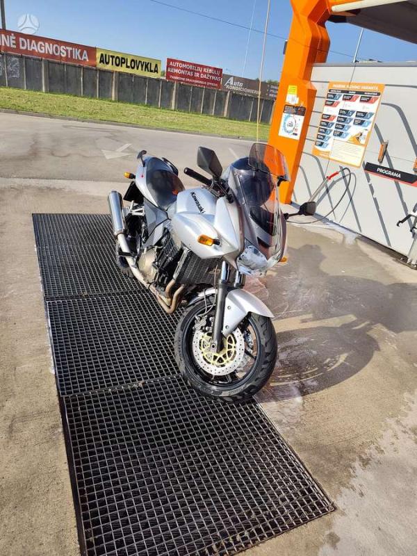 Grey Kawasaki Z 2006 in Mazeikiai, with an engine capacity of 0.75 L and mileage of 38 thousand km for 2800 €, photo 1 on AUTOMOTO.COM.LV