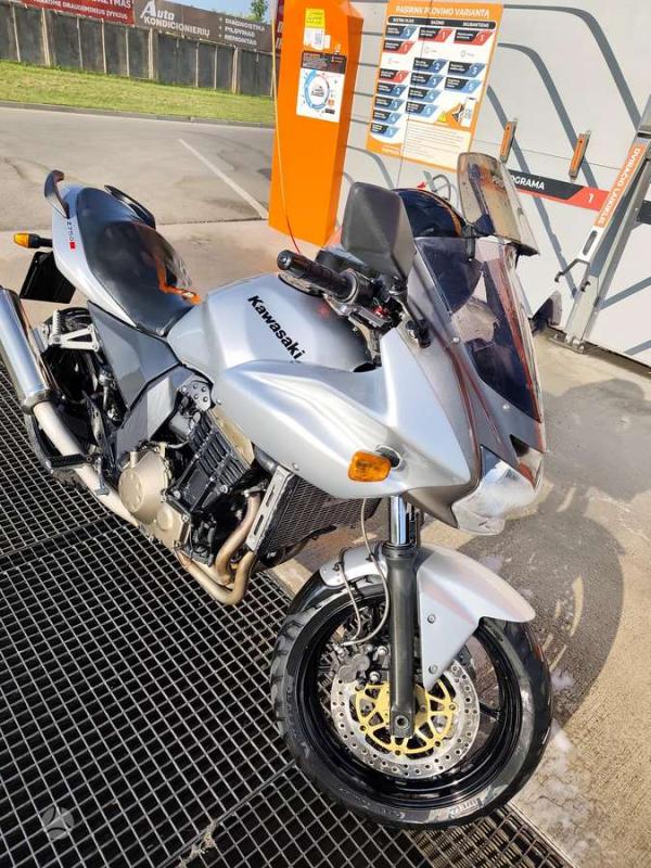 Grey Kawasaki Z 2006 in Mazeikiai, with an engine capacity of 0.75 L and mileage of 38 thousand km for 2800 €, photo 3 on AUTOMOTO.COM.LV