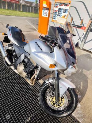 Grey Kawasaki Z 2006 in Mazeikiai, with an engine capacity of 0.75 L and mileage of 38 thousand km for 2800 €, photo 4 on AUTOMOTO.COM.LV