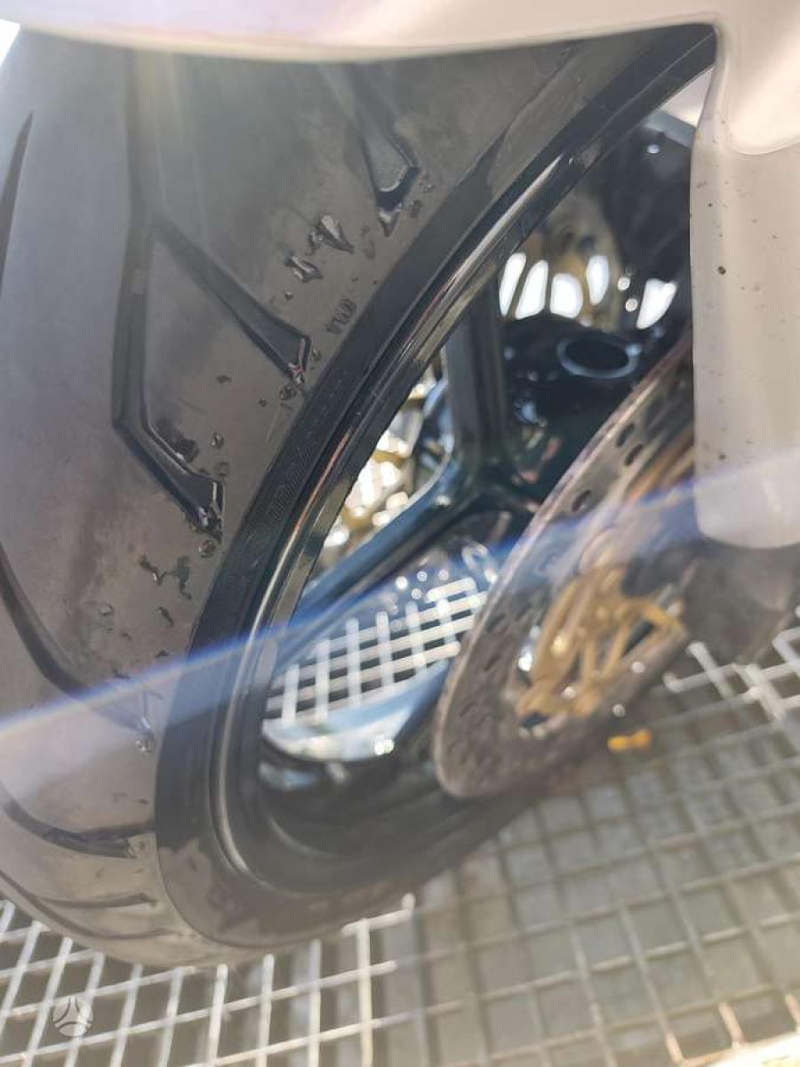 Grey Kawasaki Z 2006 in Mazeikiai, with an engine capacity of 0.75 L and mileage of 38 thousand km for 2800 €, photo 6 on AUTOMOTO.COM.LV