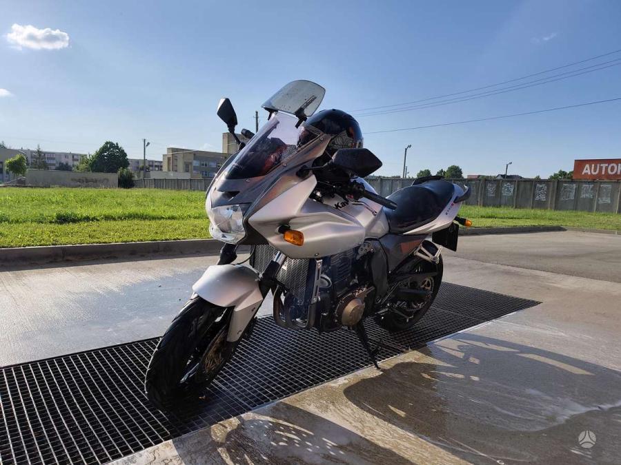 Grey Kawasaki Z 2006 in Mazeikiai, with an engine capacity of 0.75 L and mileage of 38 thousand km for 2800 €, photo 9 on AUTOMOTO.COM.LV