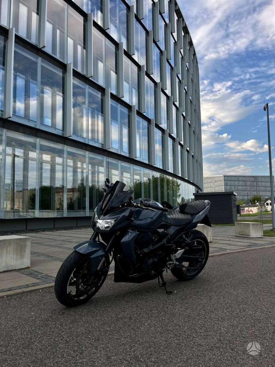 Pelēks Kawasaki Z 2008 Viļņa, ar dzinēja tilpumu 0.00 L un nobraukumu 0 tūkst. km par 3350 €, foto 3 vietnē AUTOMOTO.COM.LV