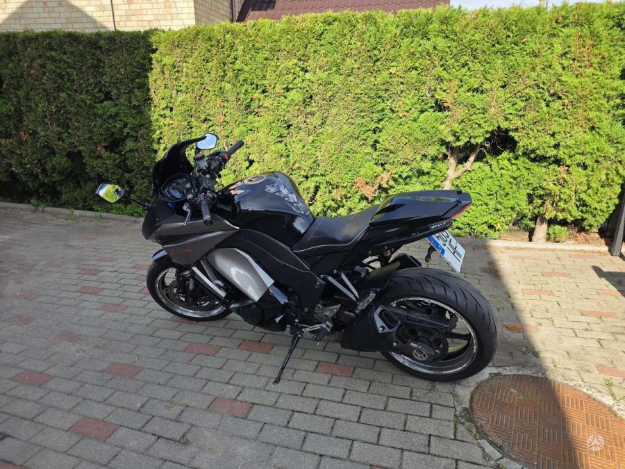 Pelēks Kawasaki Z 2013 Šauļi, ar dzinēja tilpumu 1.03 L un nobraukumu 32 tūkst. km par 6450 €, foto 4 vietnē AUTOMOTO.COM.LV