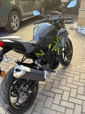 Grey Kawasaki Z 2023 in Vilnius, with an engine capacity of 0.13 L and mileage of 7 thousand km for 3200 €, photo 5 on AUTOMOTO.COM.LV